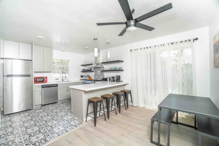 Southbay’s Modern Home - 10 Min Away From Downtown - Chula Vista, CA