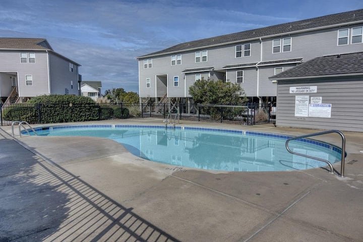 Turtle Cove 134 Community Pool With Beach Access - Surf City, NC