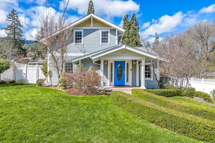 Indulgent Retreat: Pool, Hot Tub, Sauna - Ashland, OR