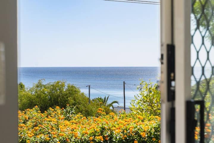 Seaview Town House By Peppy Beach Retreats® - Peppermint Grove Beach
