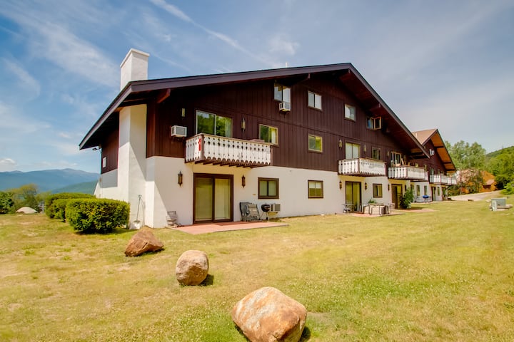 Mountaintop Condo W/ Great Mt Washington View - Jackson, NH
