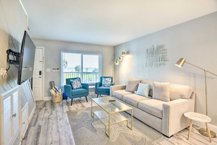 Airy Oceanfront Condo: Steps To Daytona Beach - Daytona Beach, FL