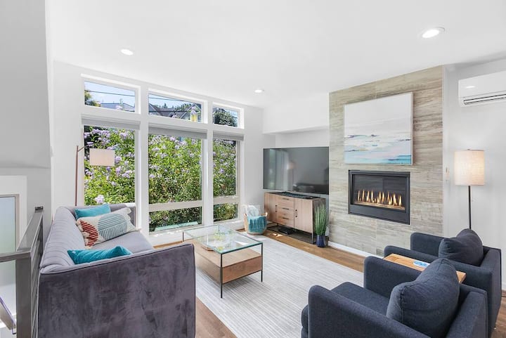 Golden Gardens Getaway - Walk To Beach - Seattle