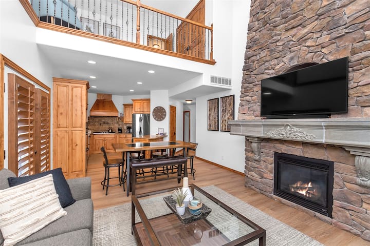 Cascade Crest Retreat | Comfort Near It All - Huntsville, UT