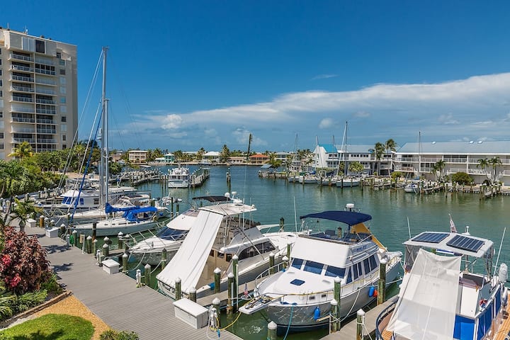 Flip Flop Inn ~ Waterfront Townhome With Pool - Marathon, FL
