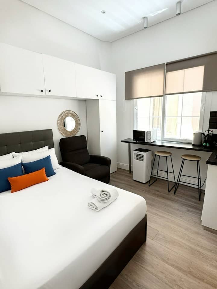 Stylish City Centre Studio - Gibraltar