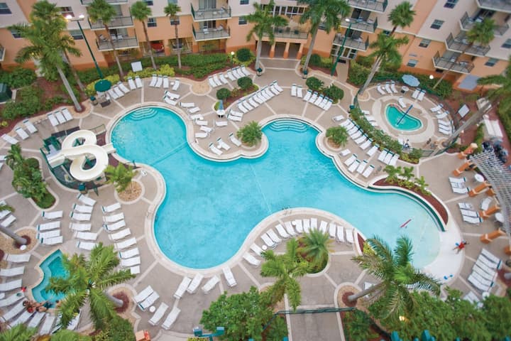 Wyndham Palm-aire | 4br Suite Pool & Resort Access - Pompano Beach, FL