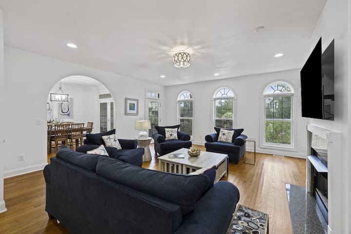 Lagoon Views, Elevator, Club Access: Racquet Club - Seabrook Island, SC