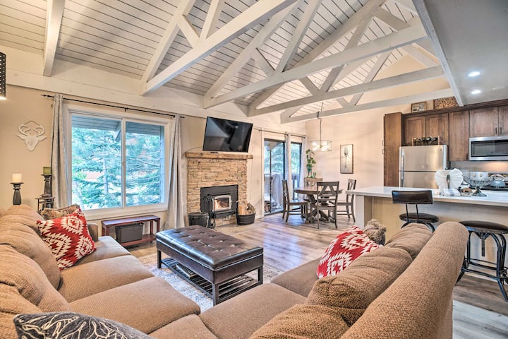 Elegant Mountain-view Condo < 1 Mi To Lifts! - Mammoth Mountain, CA