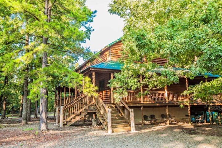 Charming 4br Cabin: Hot Tub, Fire Pit! - Broken Bow