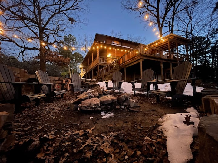 4br Cabin With Hot Tub & Game Loft