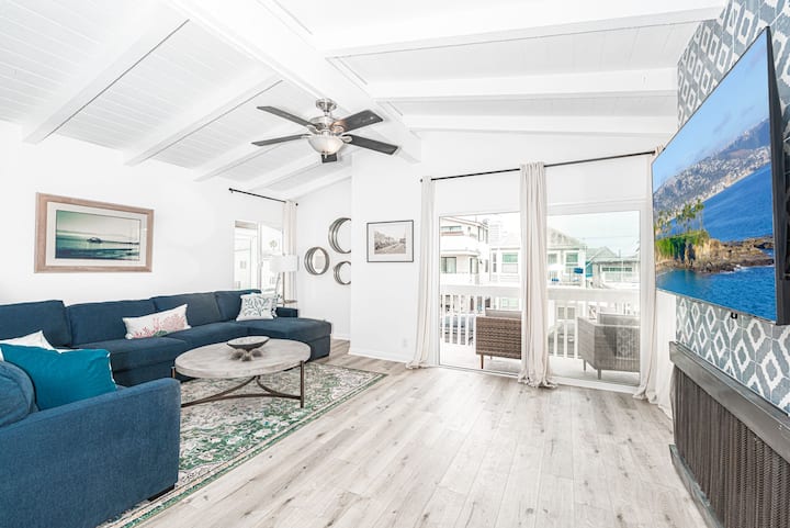Recently Remodeled Upper Unit | Steps To Sand! - Newport Beach, CA