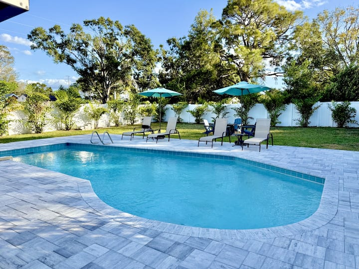 Gorgeous 4 Br Pool/ Hot Tub Home - All King Beds - Pinellas County, FL