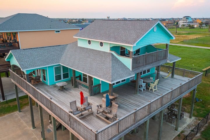 Spring Break! Beach Getaway! Entire House! - Crystal Beach, TX