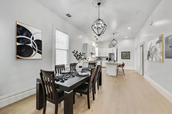 West Oakland Charm: 5br/5ba +Ac +W/d - Oakland, CA
