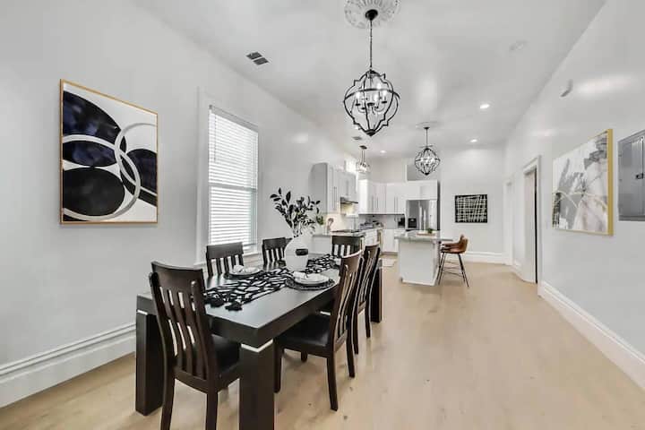 West Oakland Charm: 5br/4ba +Ac +W/d - Oakland, CA