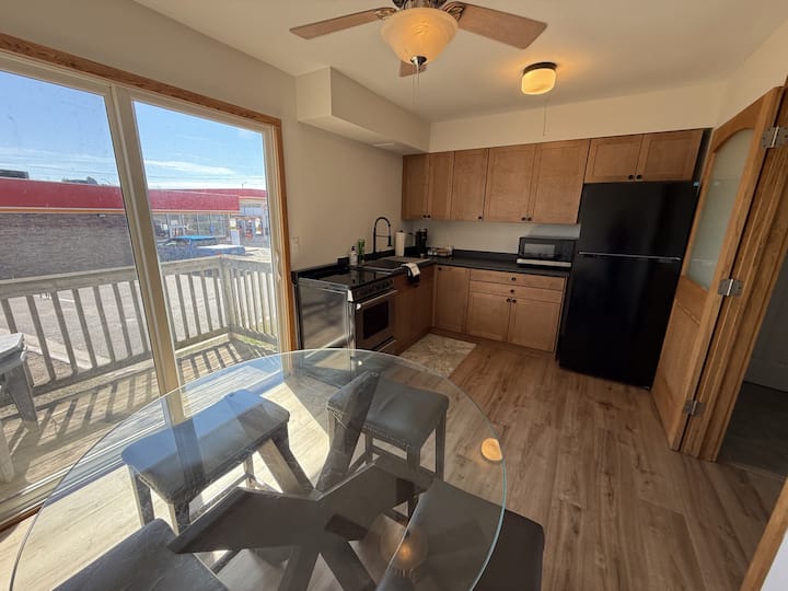 Newly Renovated Spacious 2b Across From Teal Lake - Marquette, MI