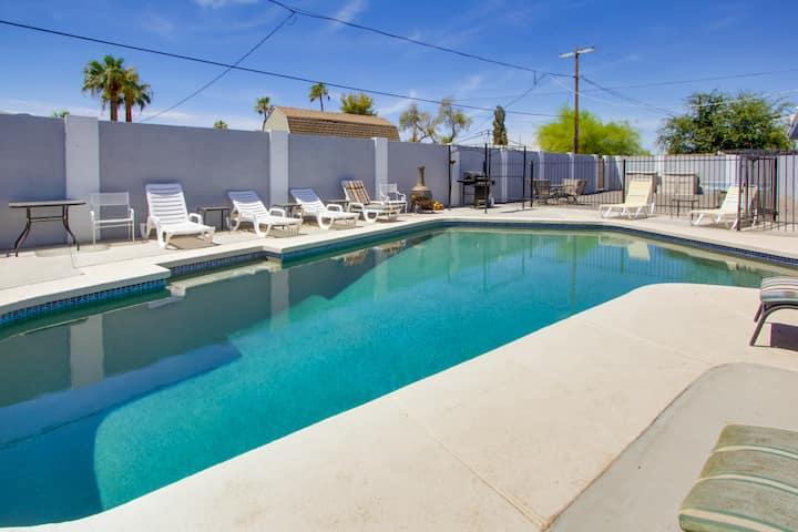 Ultimate Phoenix Group Getaway: Patio + Pool! - Phoenix, AZ