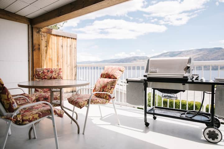 Lakeside Charm - Peachland