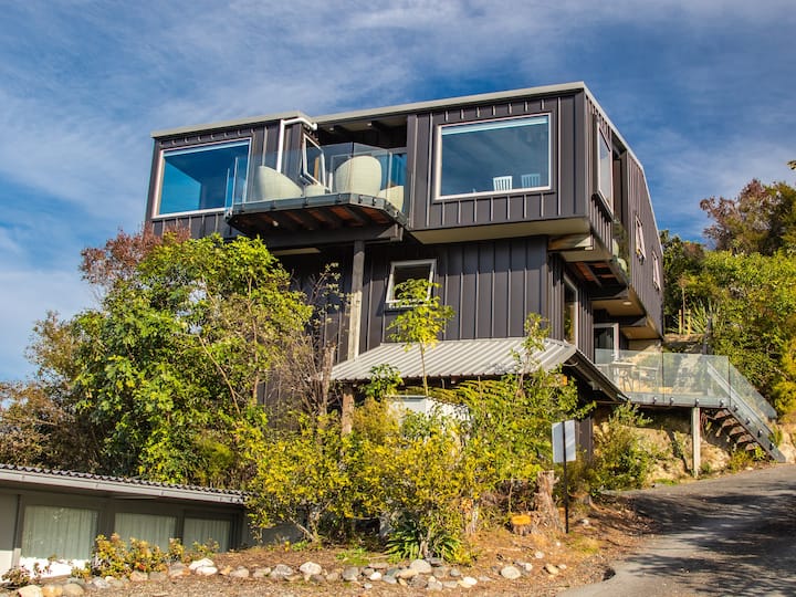 Roydons – Kaiteriteri Upstairs Holiday Unit - South Island