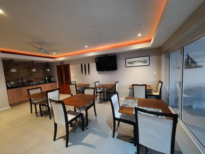 Queen Luxury @ Phoenix Lodge - Knysna