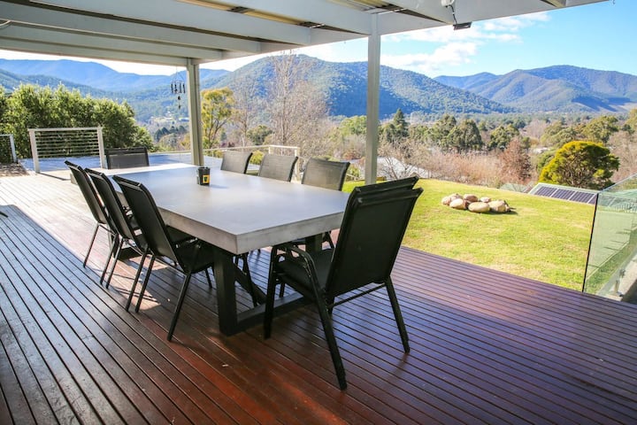 Top Of The Town - Stunning Pool With Views - Bright