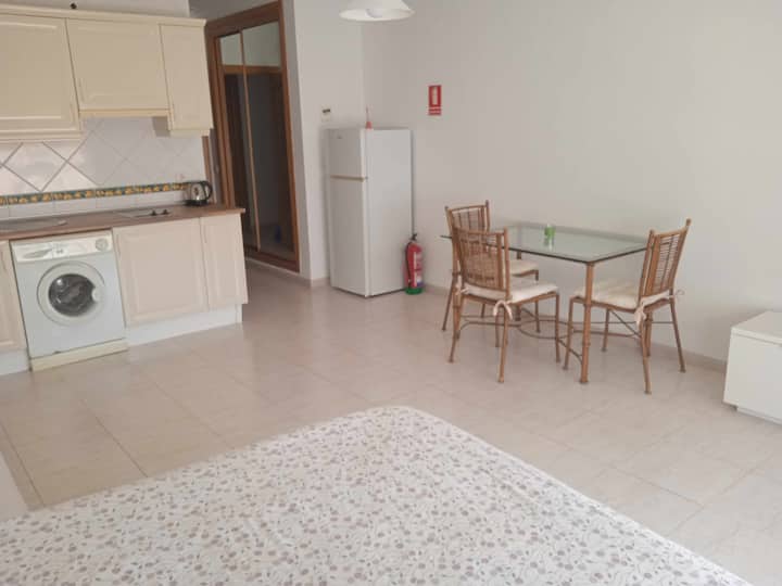 Coqueto Estudio En Calle Vela 14c - Benalmádena