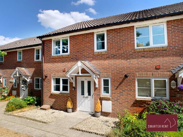 Wokingham - Garden,parking, 2bed - Bracknell