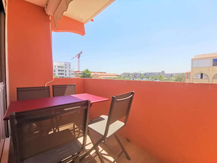 2 Pièces Cabine 5 Couchages Port Leucate. Réf: 4ce - Étang de Leucate