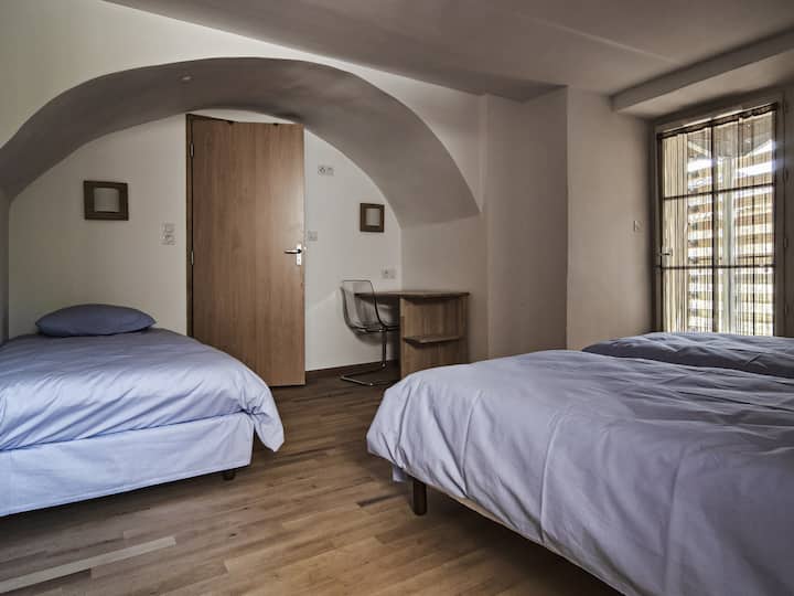 Chambre Triple Rdc à L'hôtel Galilée - Forcalquier