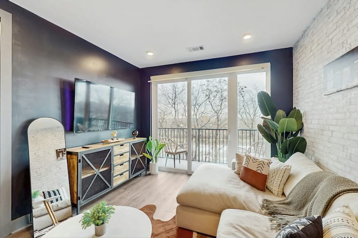 Modern 1br Muse Nashville 3rd-floor | Balcony - Nashville, TN