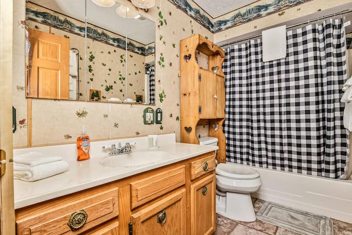 4br Lakefront Dog Friendly | Dock | Kayaks - Presque Isle, WI