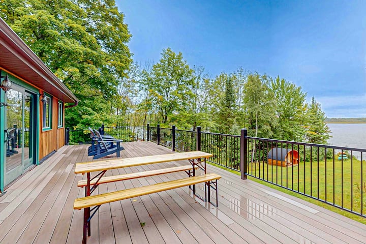 4br Lakefront Dog Friendly | Dock | Kayaks - Presque Isle, WI