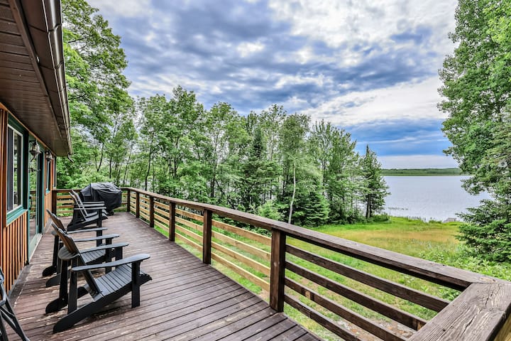 4br Lakefront Dog Friendly | Dock | Kayaks - Presque Isle, WI