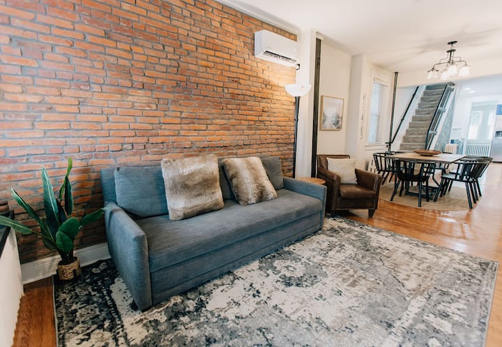 Comfy Renovated Townhome - Heart Of Downtown Lanca - Lancaster, PA