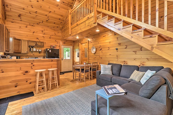 Cozy Boone Cabin W/ Deck: Close To Downtown! - Boone, NC