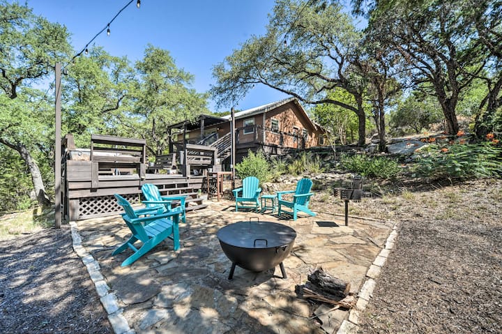 Canyon Lake Hideaway W/ Fire Pit & Yard! - Canyon Lake, TX