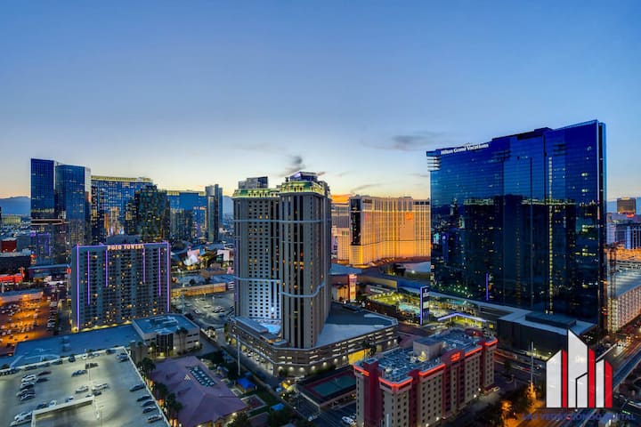 Mgm Signature-29-617 F1 Track & Strip View Balcony - 