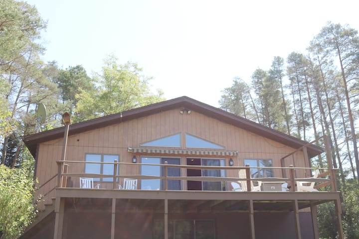Howe Hill Retreat - Salamanca, NY