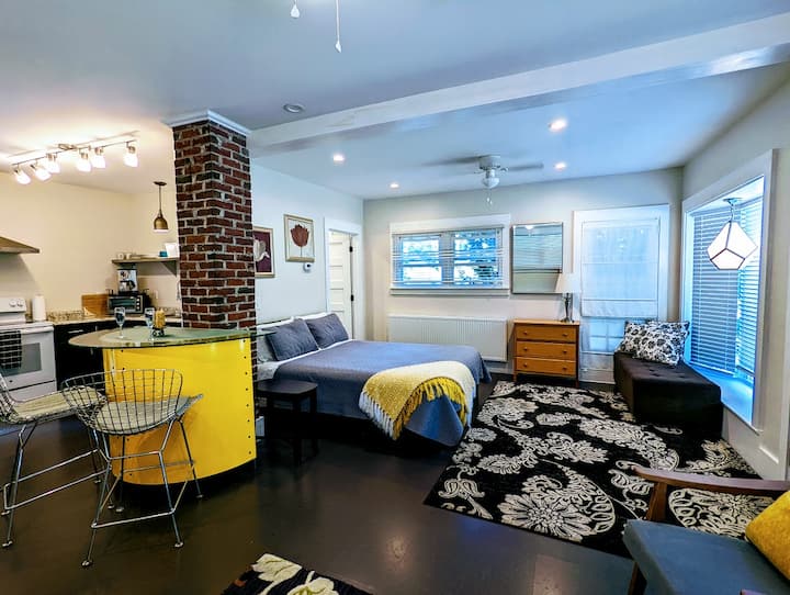 Trendy Apartment Near Acadia National Park & Dinin - Southwest Harbor, ME