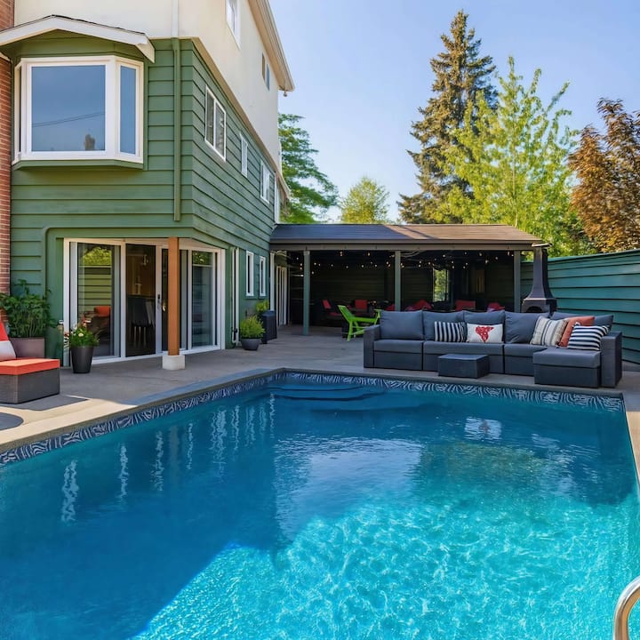 Hidden Oasis In Victoria, Bc - Saanich