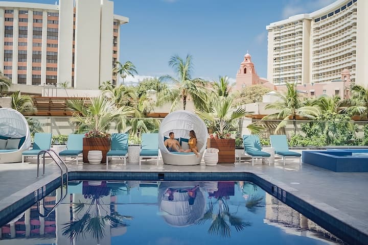 Amazing Beach Experience, 3 Relaxing Units, Pool - Honolulu, HI