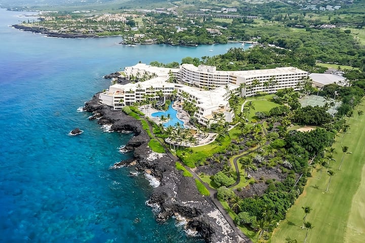 Comfortable Stay! 3 Relaxing Units, Pool! - Captain Cook, HI