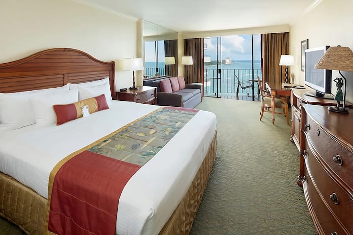 Three Spacious Units! Near Waikiki Beach! - O‘ahu, HI