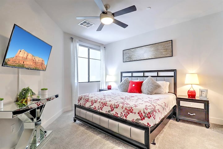 King Bed-pool-desk-parking-shop Close To Old Town - Scottsdale, AZ