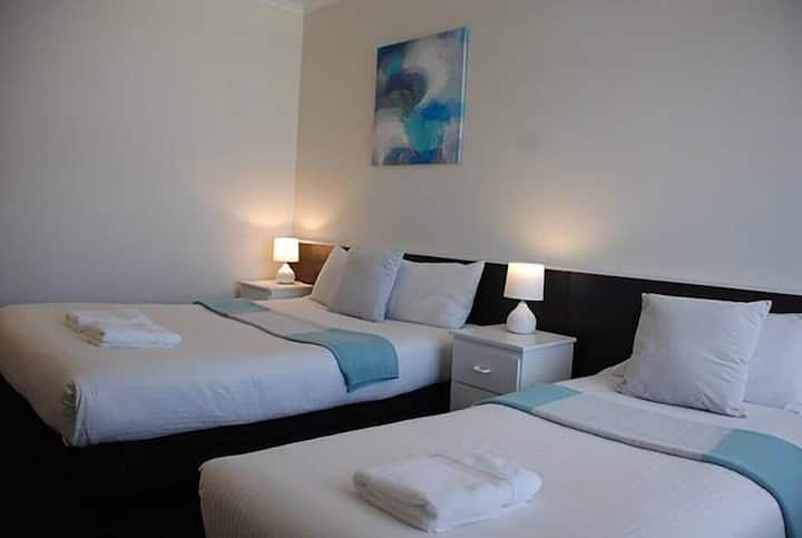 Budget Hotel Room - Twin - Mount Gambier