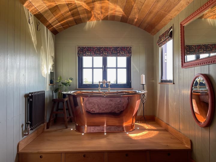 Novelist Shepherd's Hut - Dorset