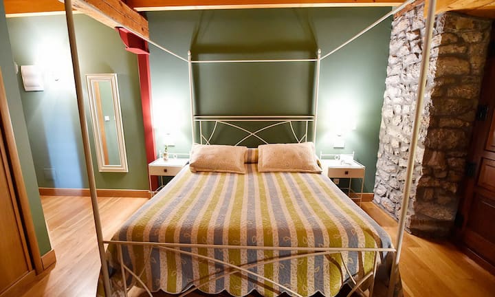 Habitacion Doble Baño Con Bañera En Posada Término - Cantabria