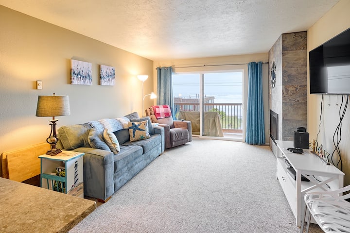 Cute Oceanfront Condo - Ground Floor -Pool Access! - Lincoln City, OR