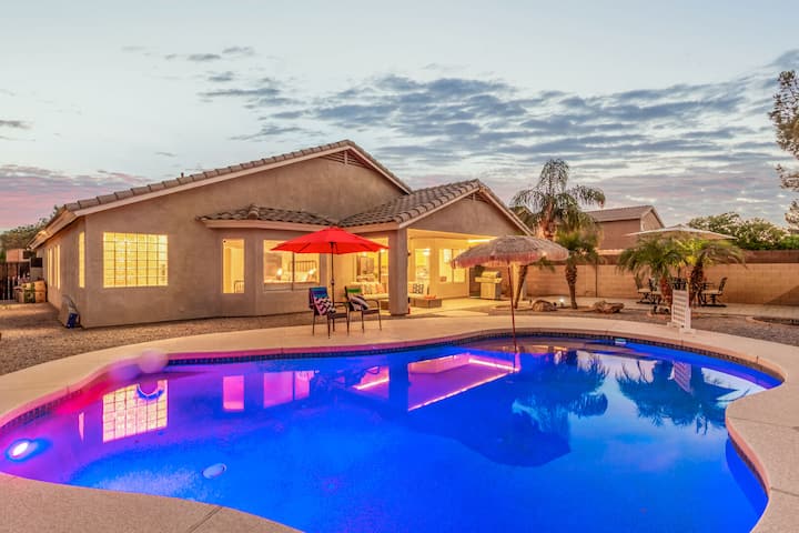 Chandler Pool Retreat With Game Room And Office - Chandler, AZ